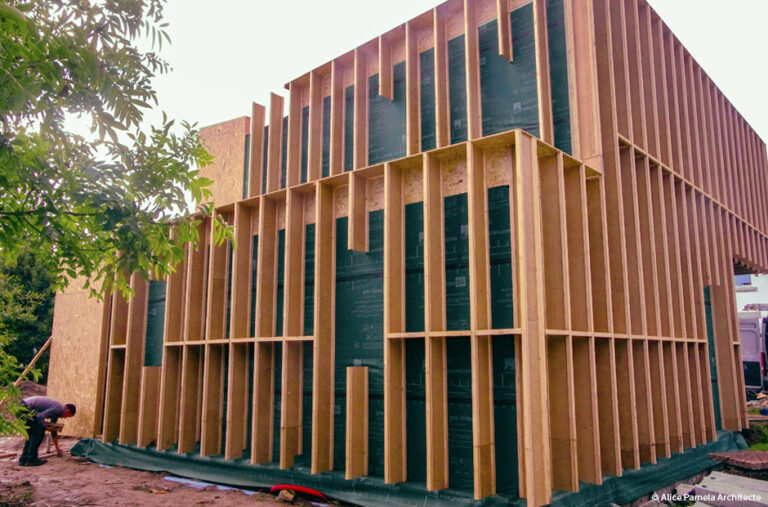 Les murs en CLT et poutres en I d'une maison passive - Portail de la ...